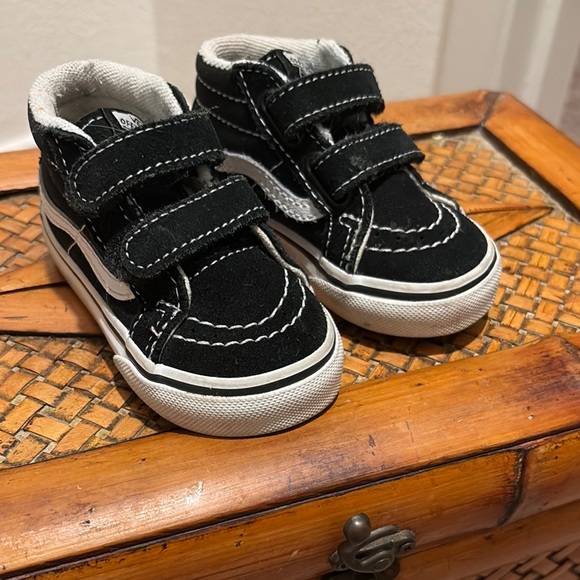 Vans | Shoes | Vans Black And White Hightop Sneakers With Velcro Straps ...